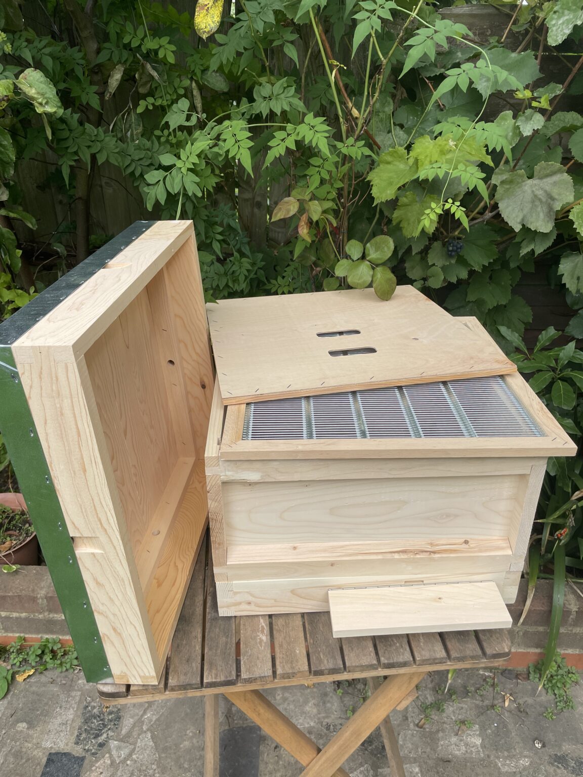 British Standards National Beehive, Real Anatolian Cedar wood, with ...